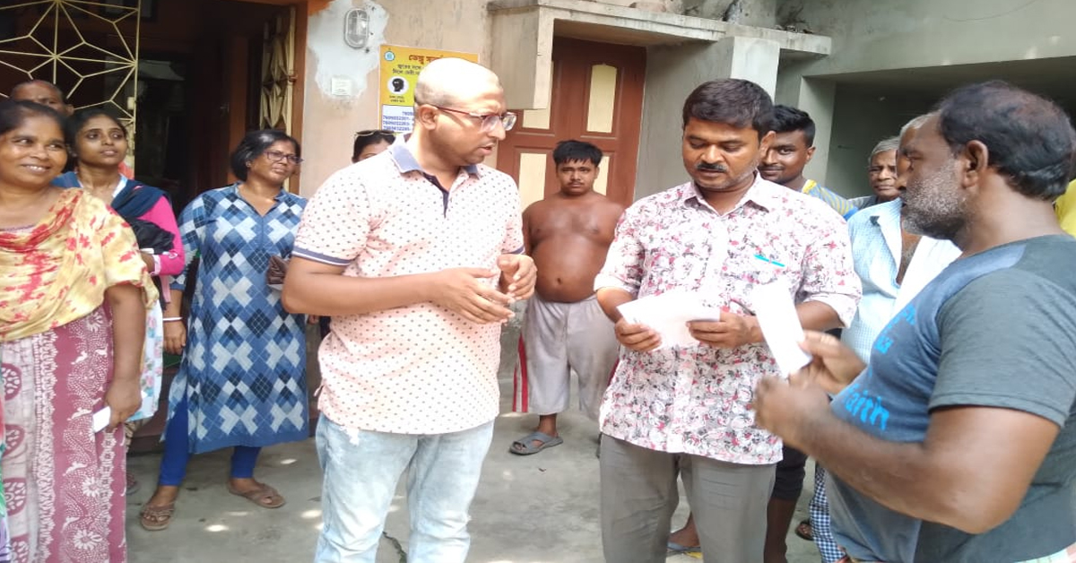 Sumit Kumar Saha: নিজের টাকায় অস্থায়ী পুরকর্মীদের সাহায্য পুরপিতার